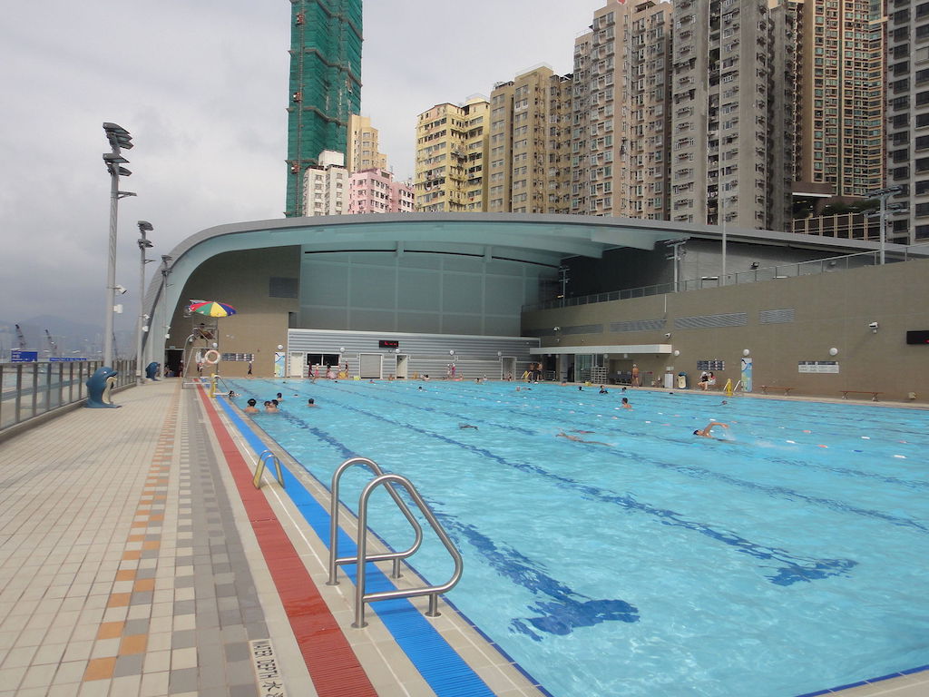 堅尼地城游泳池 - 泳天游泳會